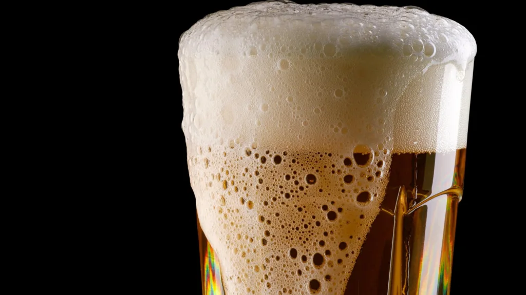 The Perfect Pour: How to Achieve the Perfect Beer Head